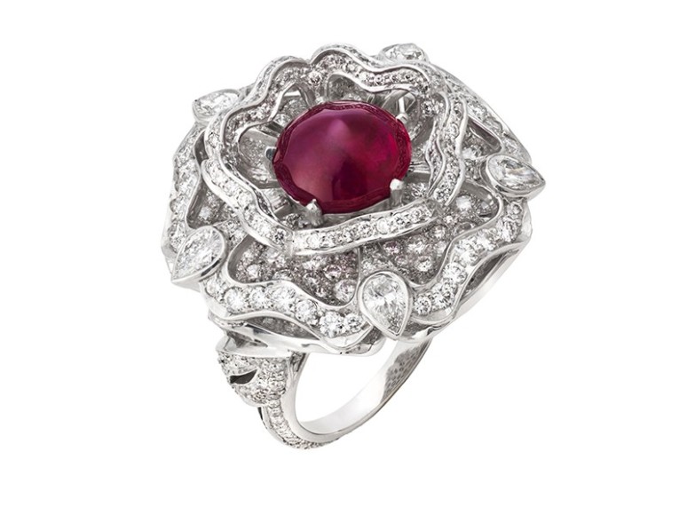 Like a flower blossom ... with Garrard's Tudor Rose