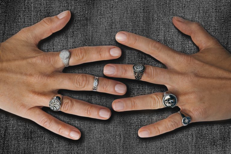 The Signet Ring: the new must have to adorn your finger ...